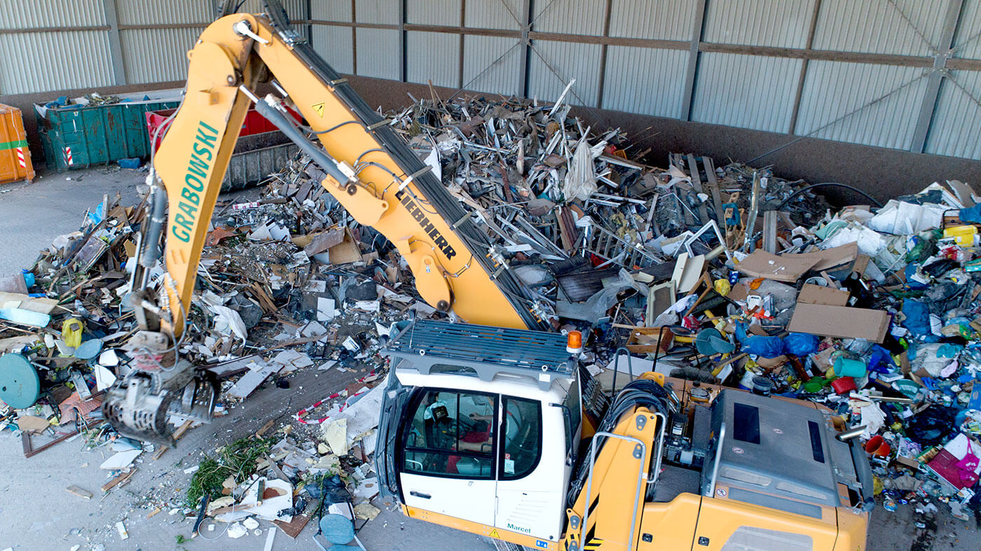 Umweltgerechte Entsorgung von Abfällen und Sonderabfällen auf dem ...